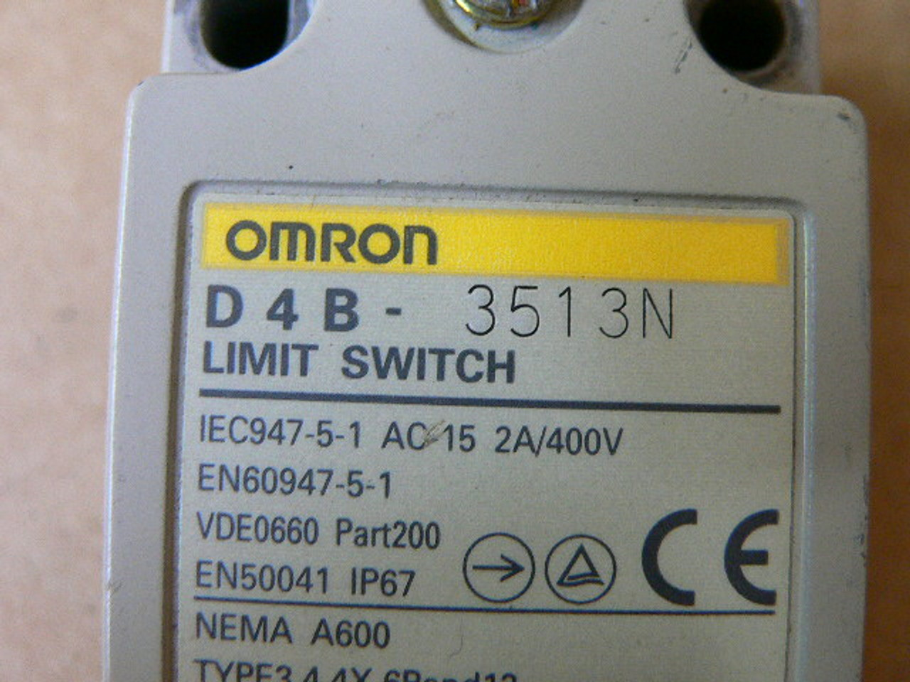 Omron D4b-3513N Limit Switch - Fen Industrial
